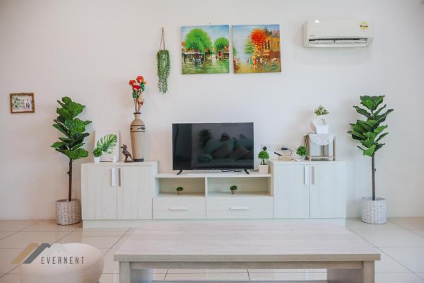 Evernent Homestay #2 @ Serene Heights - Miri