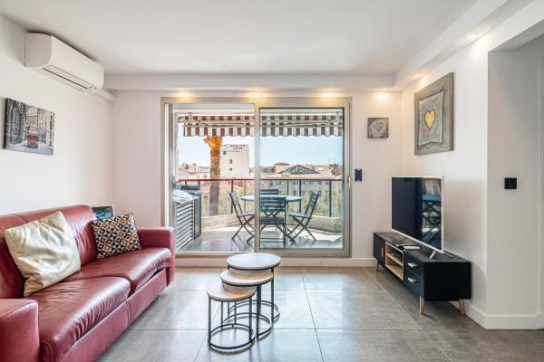 L'étoile D'or Avec Terrasse Au Centre De Cannes - Cannes