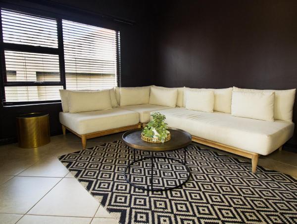 Fourways Luxurious 5-bed Home - Sandton