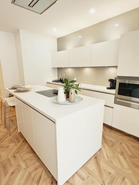 Casa Bella Suites - A Stunning New Entire Apartment In An Central Location, Close To The Beach - Fuengirola