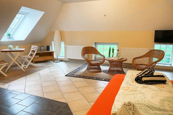 Heuboden Achterstadt - Perfekt Für Erholung Oder Langzeitaufenthalt - Stadland