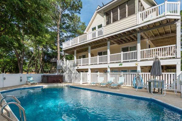 Plum Paws - Corolla, NC