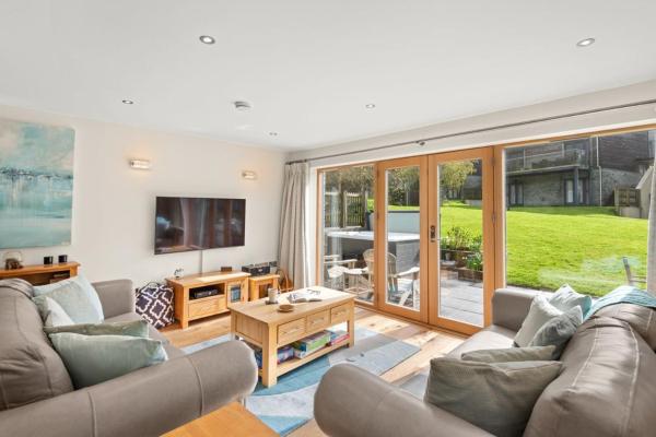 House 5 - Polperro