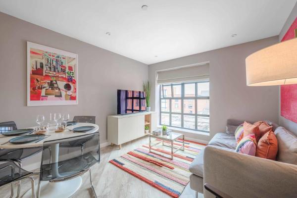 Central Birmingham Stunning 2 Bedroom Apartment - Solihull