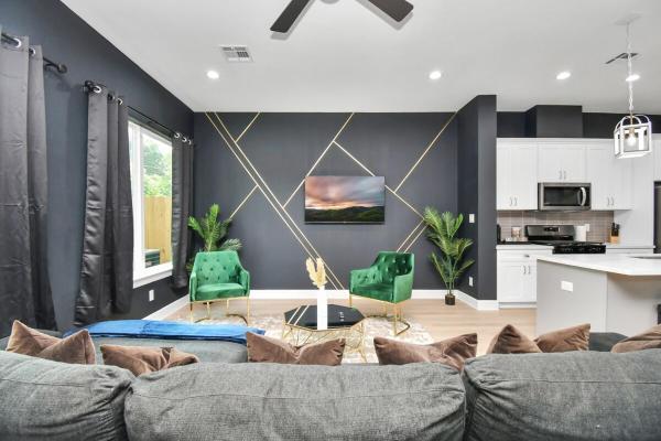 Sleeps 20 - 2 Homes - Family And Friends Fun Super House - Houston, TX