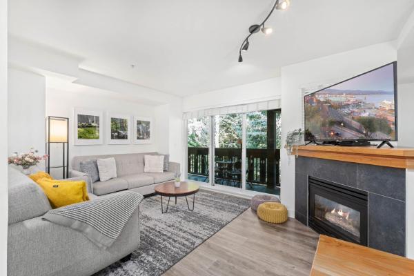 3br In Lagoons, King Bed, Private Balcony, Village Location, Parking - Whistler Blackcomb