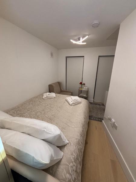 Room To Rent In Modern House,central Location - Ballinasloe