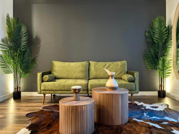 Stylish Boho Chic Vibe Stay In Hollywood, Free Parking - 10mins To Universal Studios - Los Angeles, CA