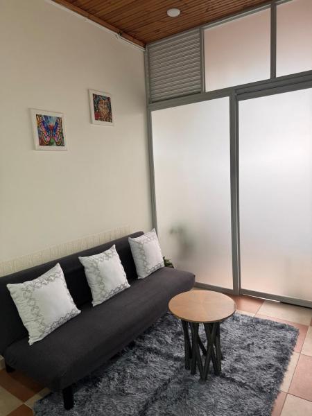 Apartamento 101 Con Entrada Autónoma, Cerca Al Aeropuerto - Bogota