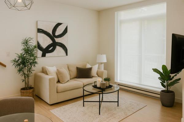 Stylish Urban Living 2 Bedroom Townhouse Near Yaletown - ウェストバンクーバー