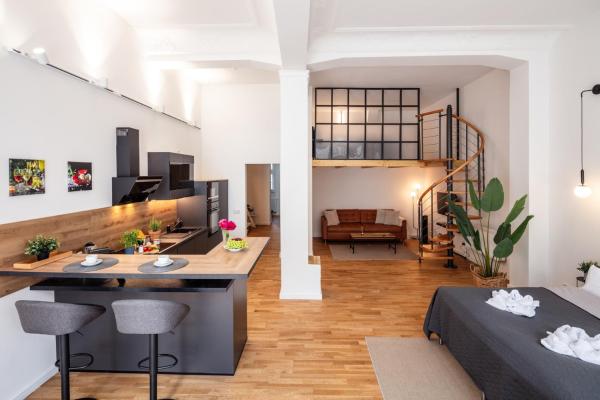 Neu! City-loft-apartment Im Goethe Palais I 5p I Lift I Parkplatz I Zentrum I Helios - Aue
