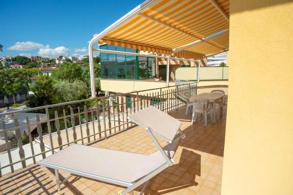 Quadrilocale Con Ampio Terrazzo A Due Passi Dal Mare - Numana