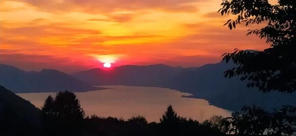 Panoramic Green Valley - Iseo