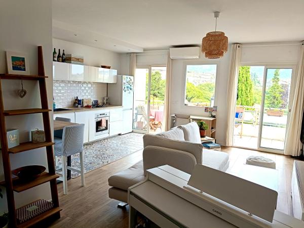 Stunning 2 Bedroom Apartment With Terrace And Sea View, Nice Cimiez Liberation - Nizza