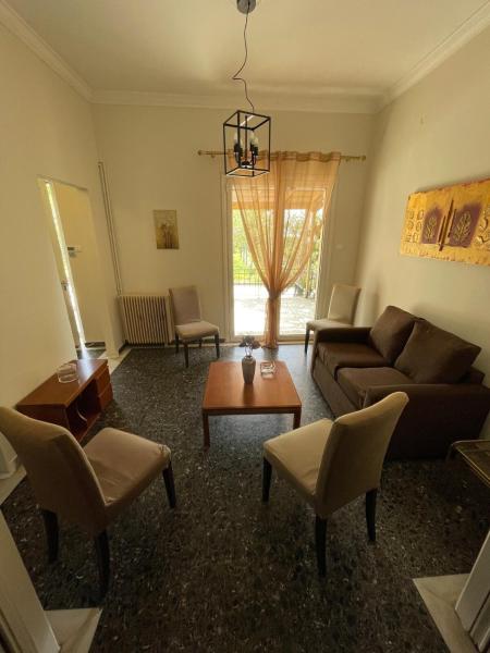 Beach House In Nea Peramos - Мегара