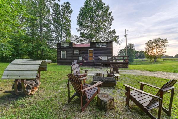 Cabin On Working Highland Cattle Farm In Kentucky - Kentucky