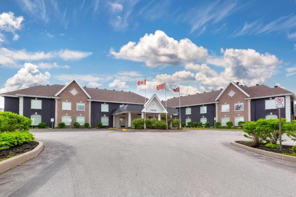 Quality Inn & Suites - Oakville