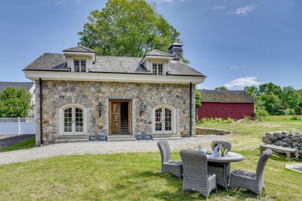 French Château Near Beaches, Mystic And Casinos! - Misquamicut, RI