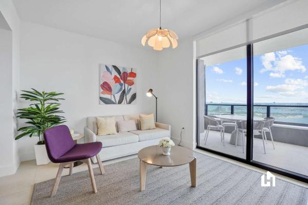 Stylish Sky-high Condo With Pool And Gym - Miami