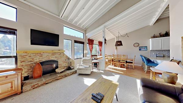 Spacious 3 Bedroom Condo With Loft! - Mammoth Lakes, CA