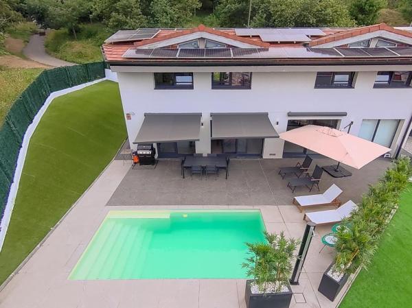 House With Pool And Panoramic View Of Bilbao - Bilbao