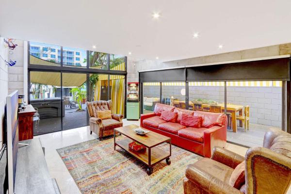 Singer House On The Water - Fort Lauderdale, FL