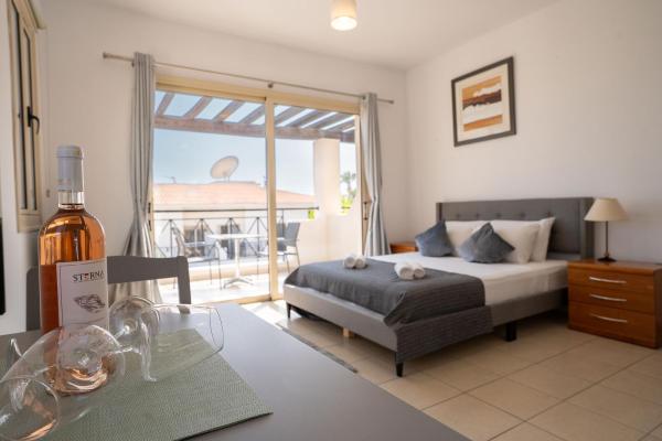 Modern Apartment With Pool And Balcony Hillside And Sea Views For Business Or Leisure Travellers - Друша