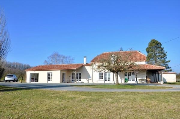 Entre Lot Et Dordogne Maison 10 Personnes Avec Piscine - Creuse