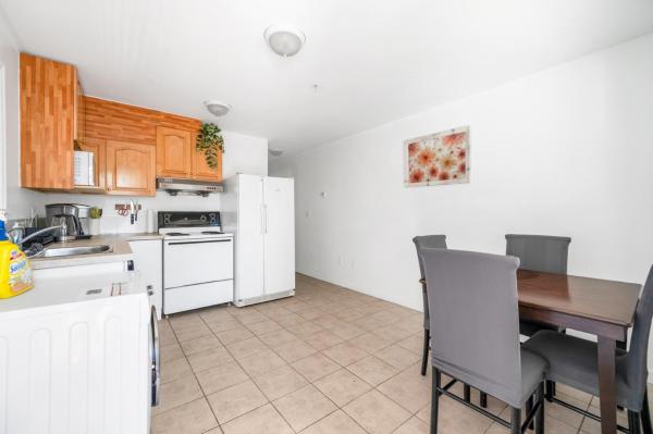 Bright And Cozy Home In Quiet Neighborhood - Port Moody