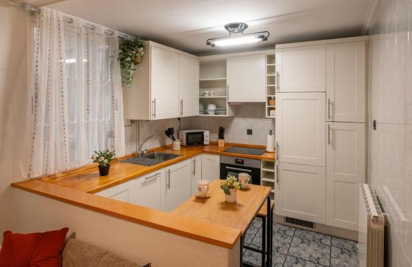 Escápate A Bilbao Vivienda Turística Cómoda Y Funcional - Bilbao