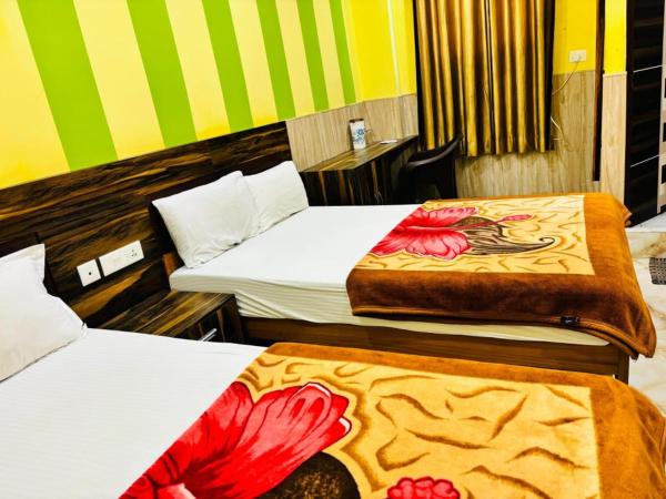 S R Hotel - Varanasi