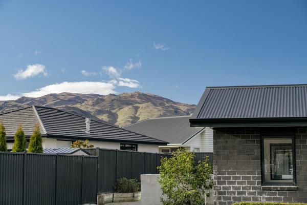 Sunrise Hideaway - Cromwell Holiday Home - Bannockburn