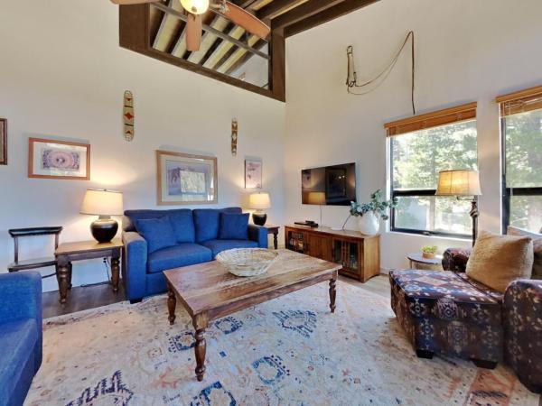 Remodeled Spacious Cozy Condo Great For Families! - June Lake, CA