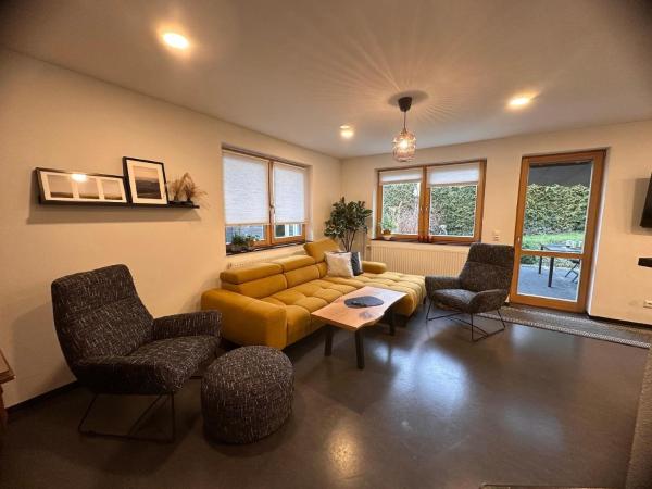 Schönes Ferienhaus In Neundorf Mit Großer Terrasse - Plauen