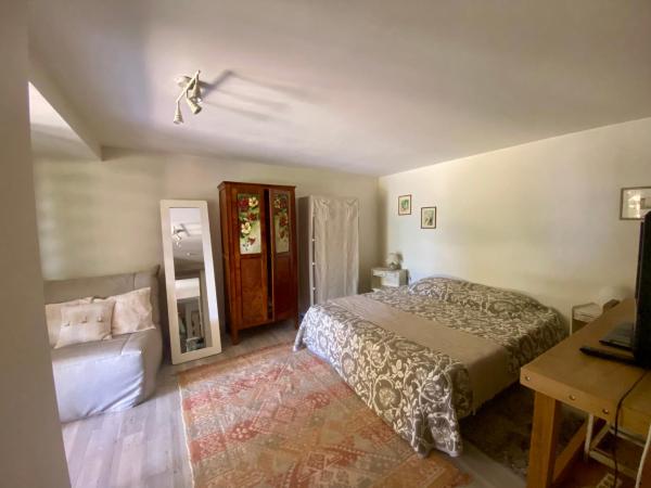 Charmant F1 Avec Terrasse Et Vue Sur Jardin Arboré - Fraicheur Naturelle Du Rez De Jardin - Parking - Bellerive-sur-Allier