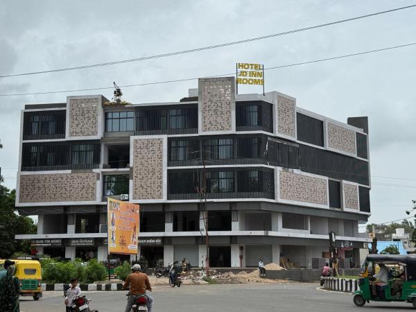 Hotel Jd Inn Petlad - Borsad