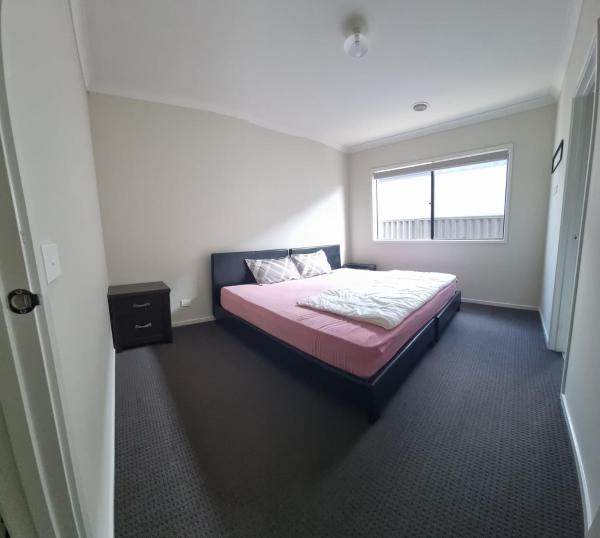 Room For 3 Guests - Cranbourne