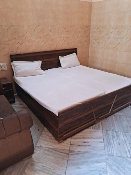 Rs Residency Room And Event - Vrindavan
