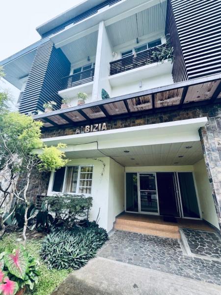 1br Tagaytay Condo Staycation Near Sky Ranch - Alfonso
