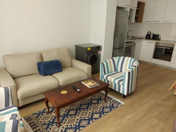 106 Le Jardin - George