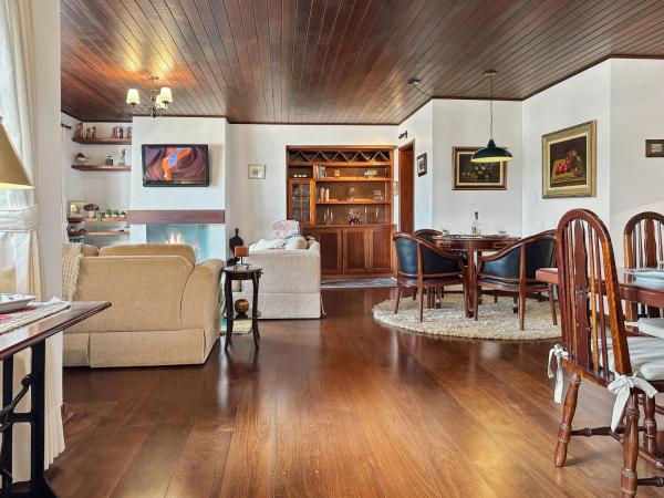 A Pé Parque Capivari Lareira 2 Vagas De Garagem - Campos do Jordão