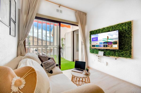 Sea View, 5min Beach, Wifi, Pool, City Center, Dolphin Excursions, Kids Friendly - Los Cristianos