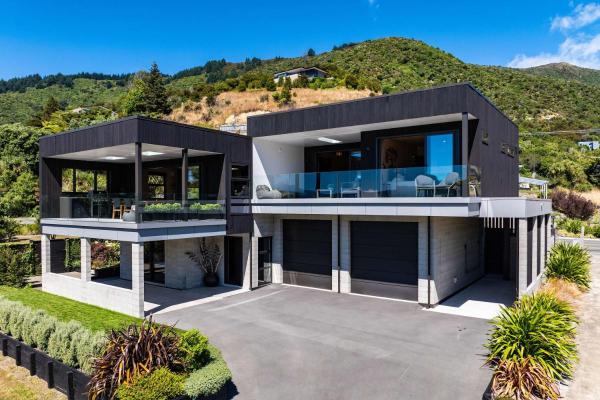 Luxury Modern Home With Ocean & Native Bush Views - Picton