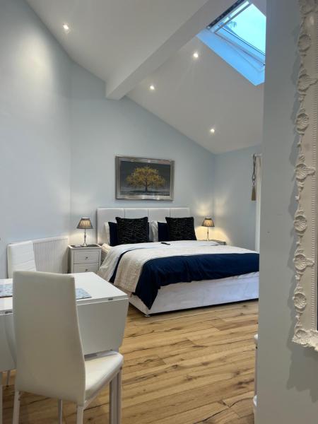 Kantara - Castle Combe