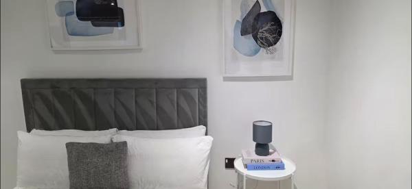 2br House Eltham - Moffat