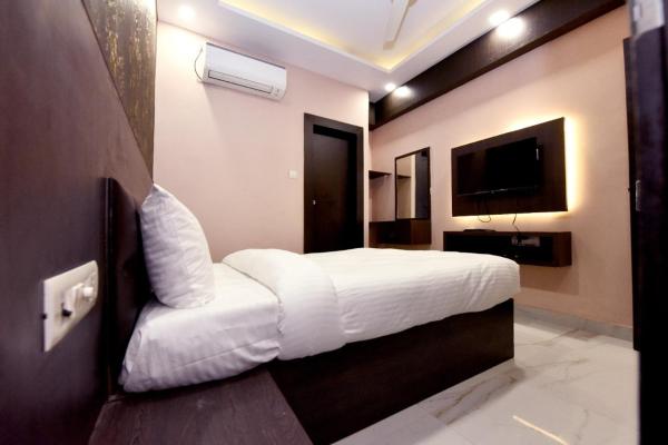 Hotel Vk Inn, Near Prayagraj Junction -