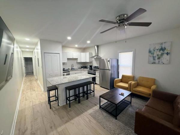 Newly Renovated 2 Bedroom - A Seasoned Superhost - 德罕