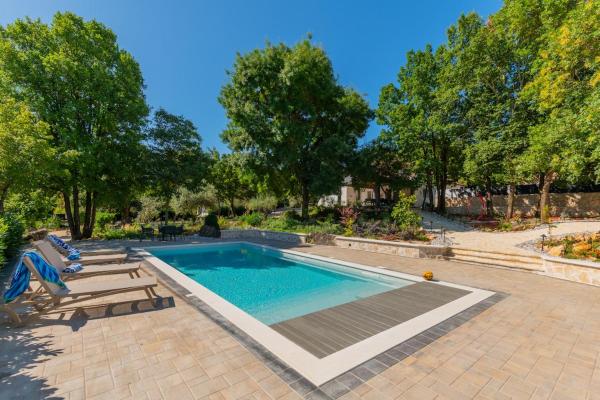 Villa Botanica - Lush Garden And Pool Oasis - Imotski