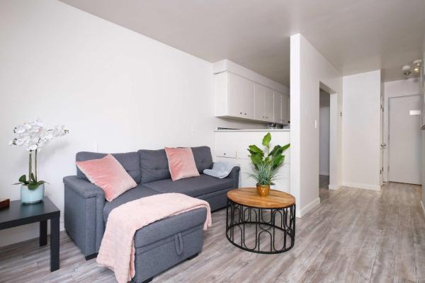 Cozy Studio Condo In Prime Downtown Location - Vancouver