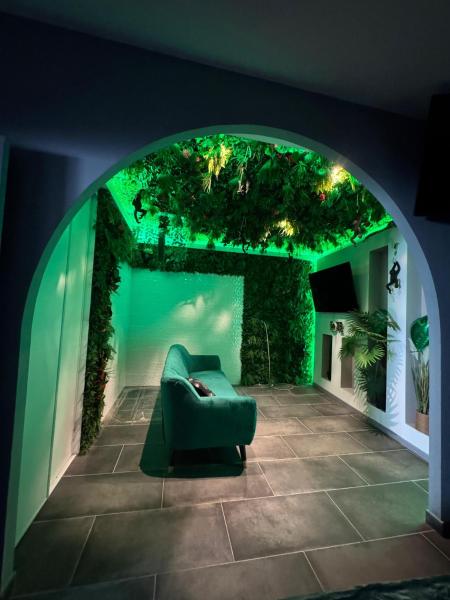 Elite Luxury Moments - Vias